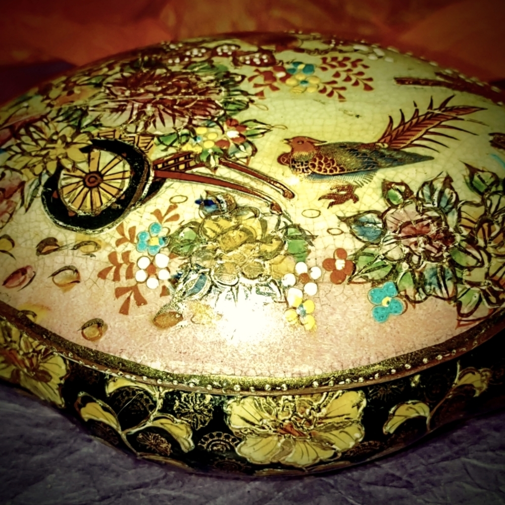 Rare Antique Satsuma Trinket Box - Gem